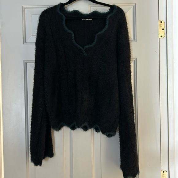 Mystree | Sweaters | Brand New Black Sweater With Green Details Around ...